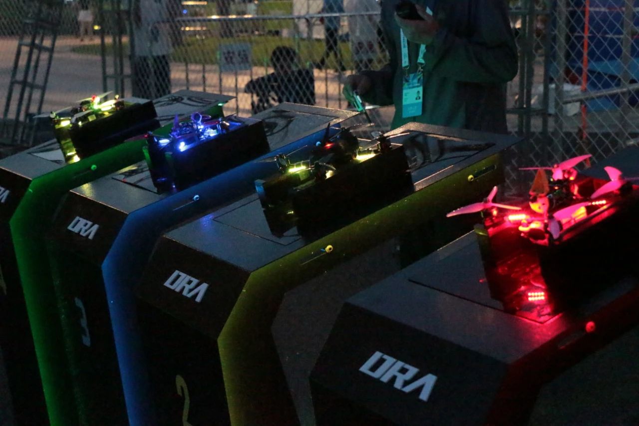 2024年中国无人机竞速联赛第二站广州今日盛大开幕，九龙湖广场上演‘空中F1’激情对决 - DRA官网